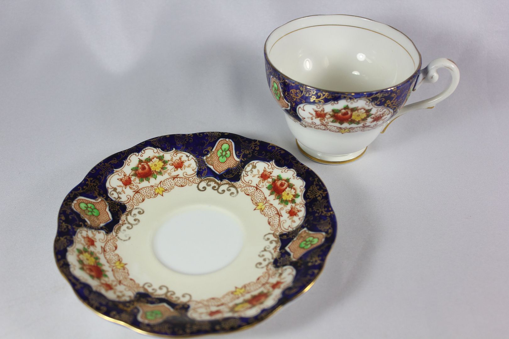 Vintage ROYAL STANDARD Fine Bone China England COBALT Blue Gold TEA CUP SAUCER | eBay